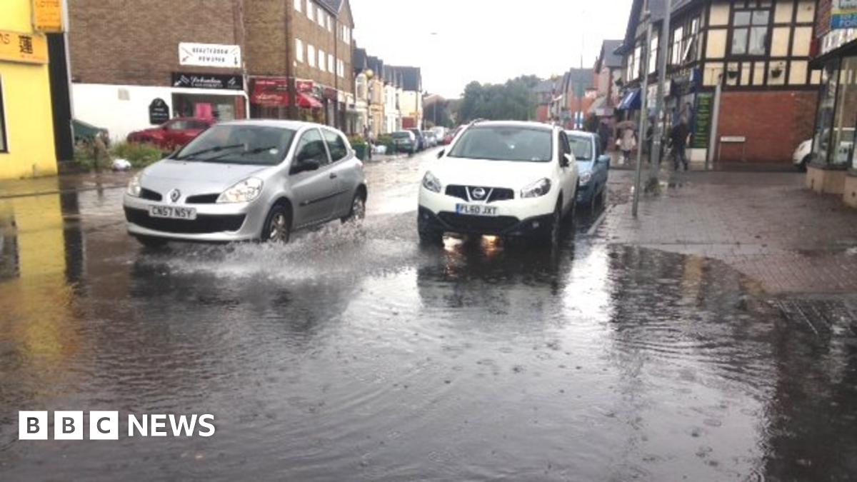 Rain brings flash flooding to Cardiff area - BBC News