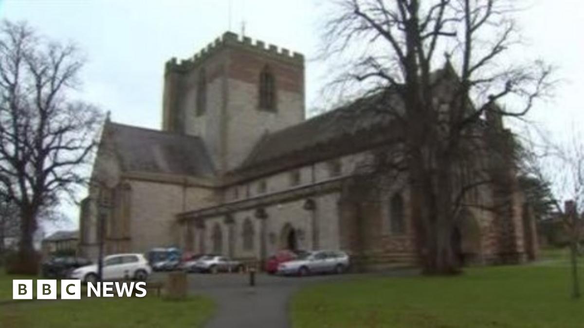 St Asaph: Tourism sign plea for cathedral in newest city - BBC News