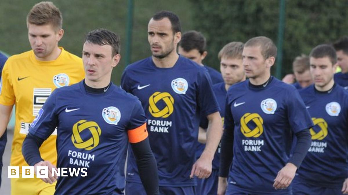 Ukraine crisis: Russia's claim on Crimea's football clubs - BBC News