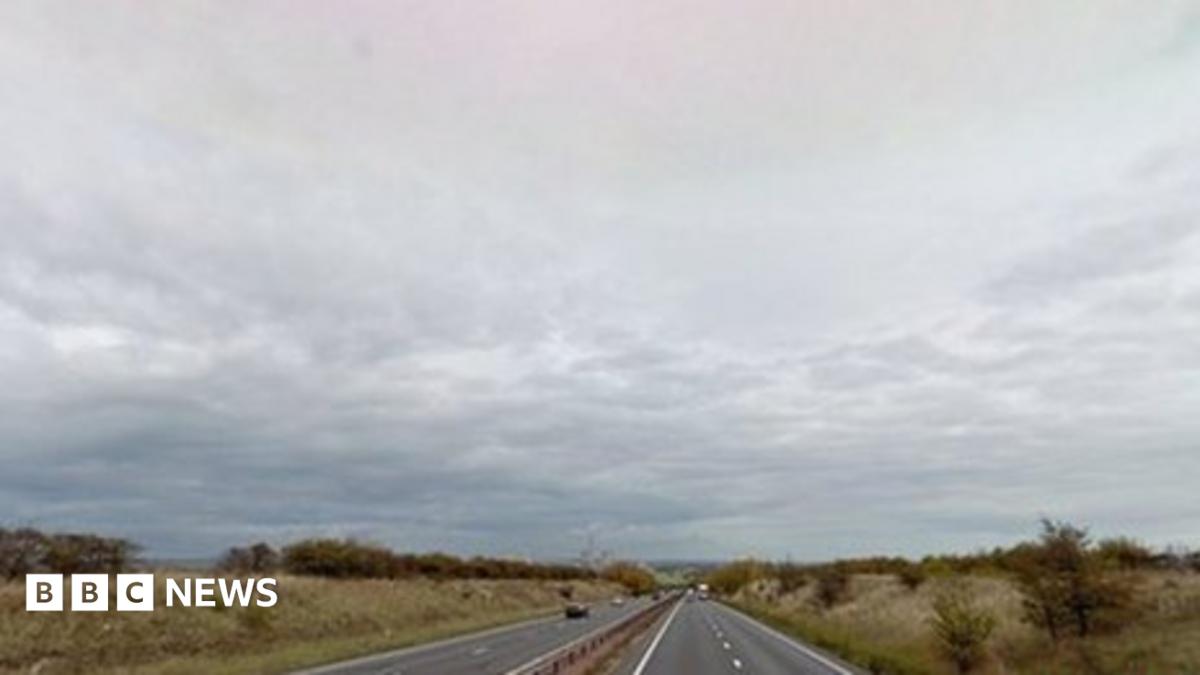 A34 crash: Beer barrel lorry collision closes road - BBC News