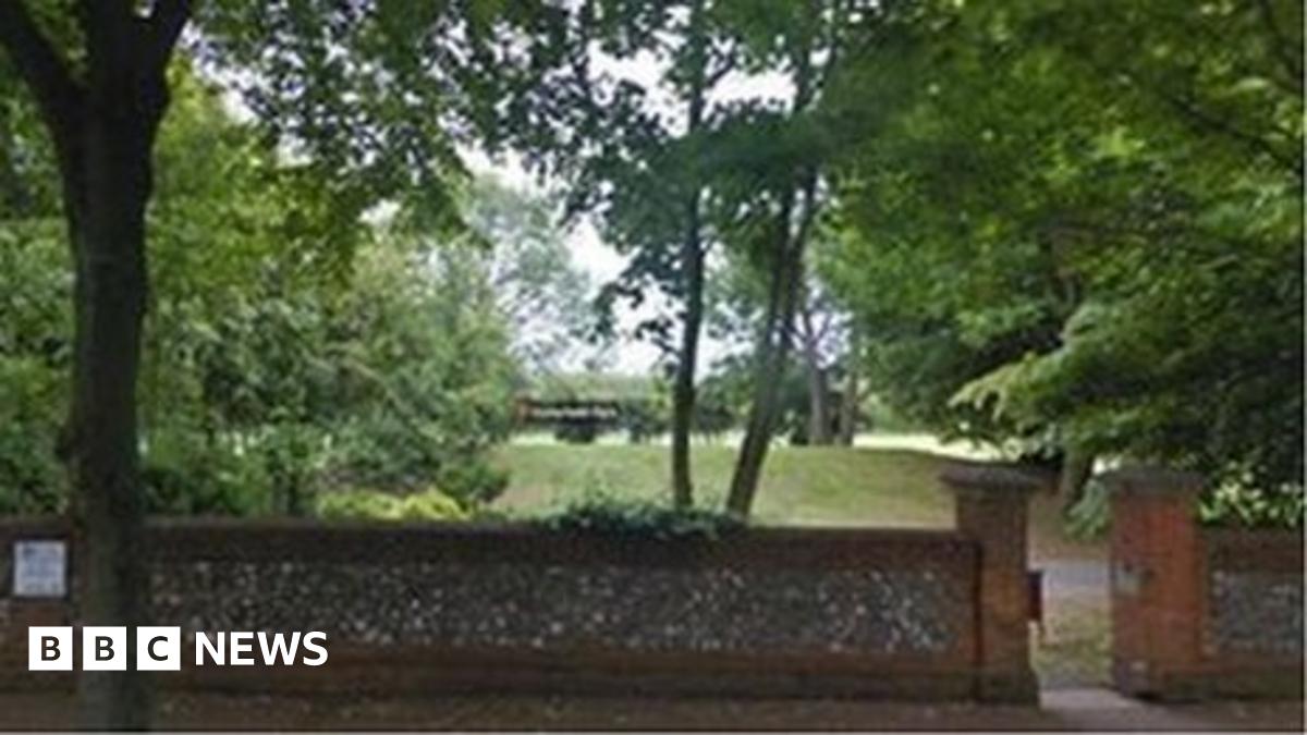 Flood-hit park in Worthing reopens to public - BBC News