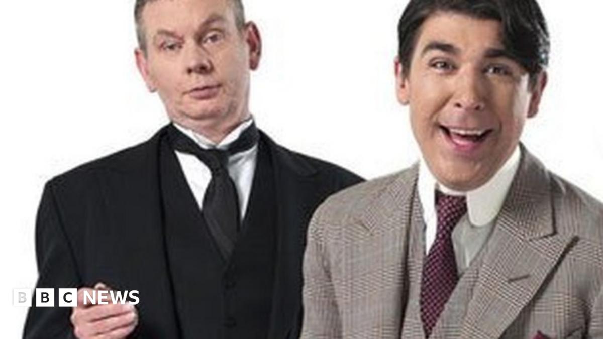 Jeeves and Wooster West End cancels extended run - BBC News