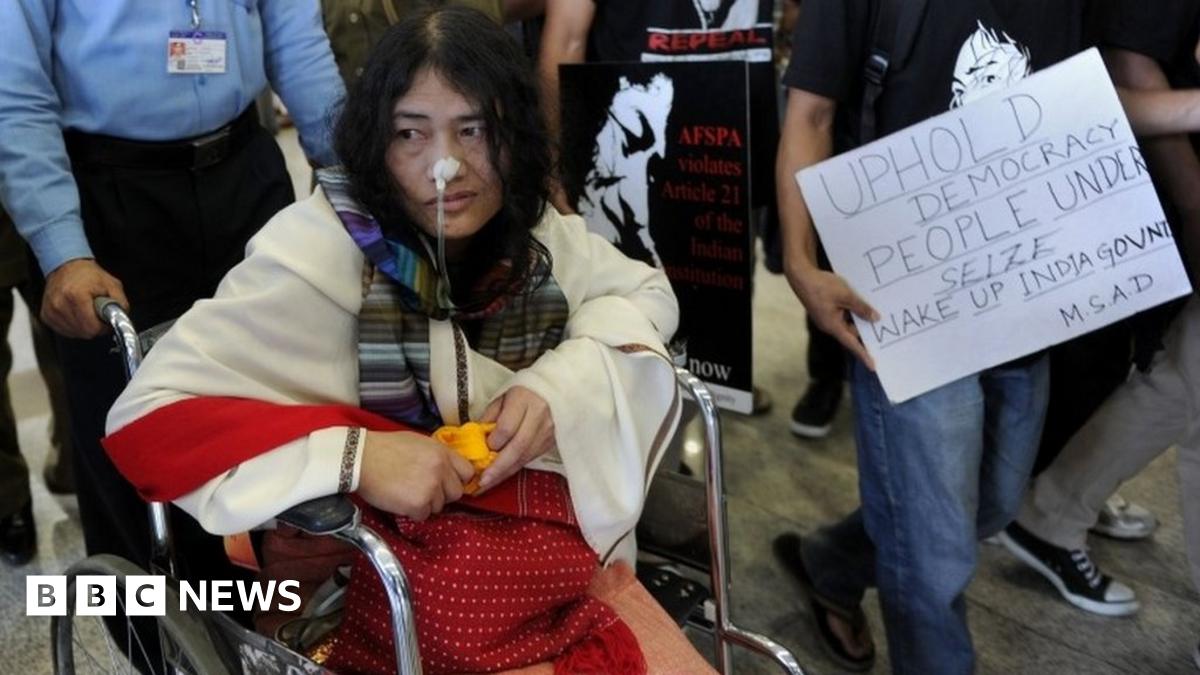 Irom Sharmila: India hunger striker freed - BBC News