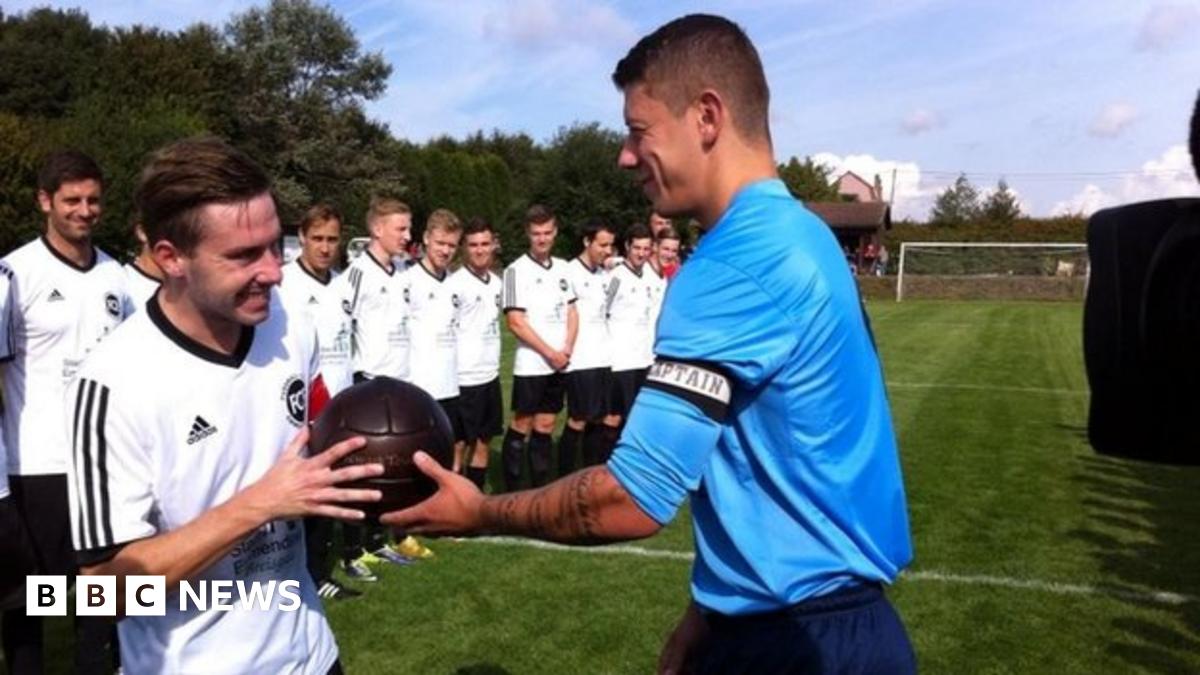 World War One Christmas truce football match recreated - BBC News