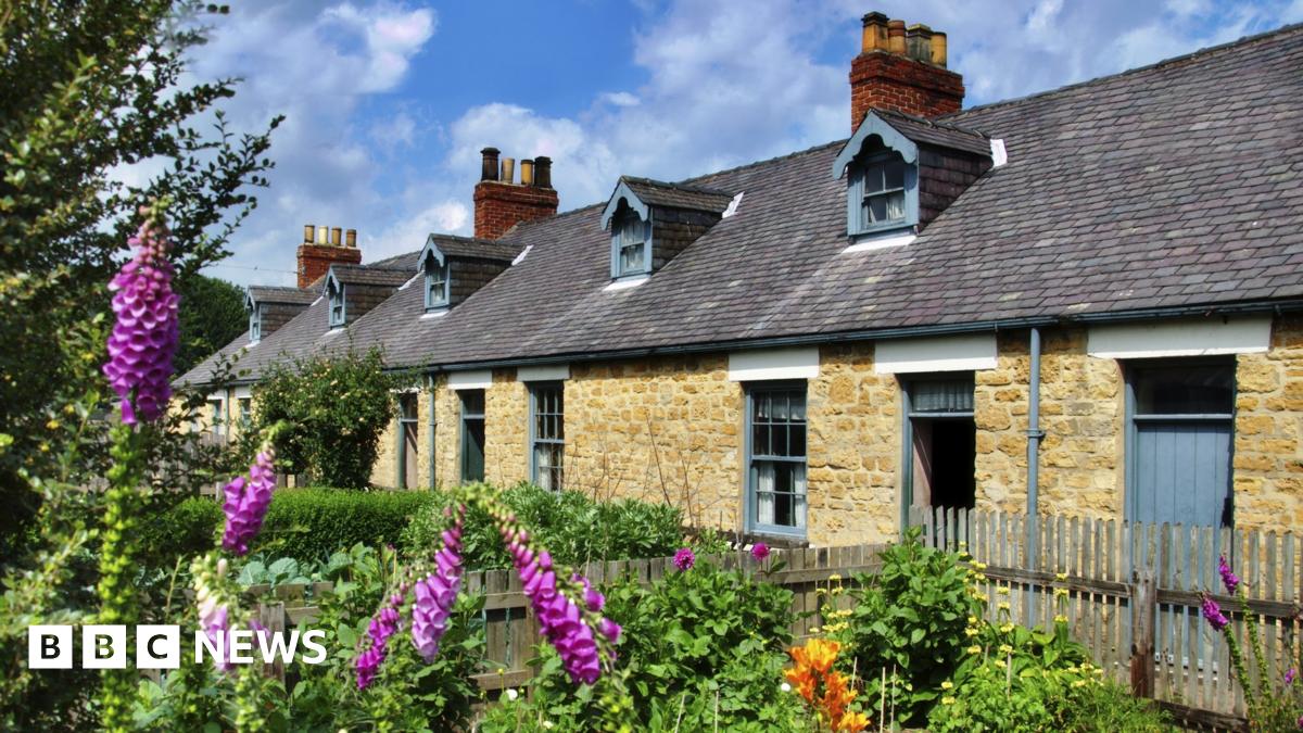 UK's 'most desirable' postcodes revealed - BBC News