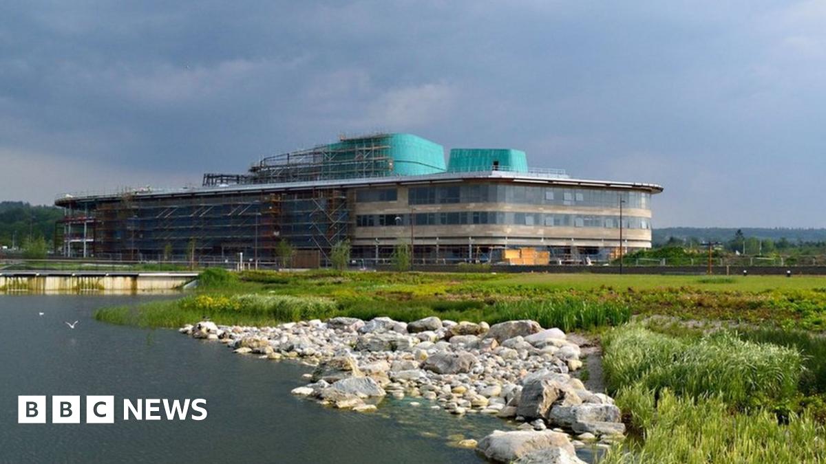 Sneak peeks: Inside Inverness' new campus - BBC News