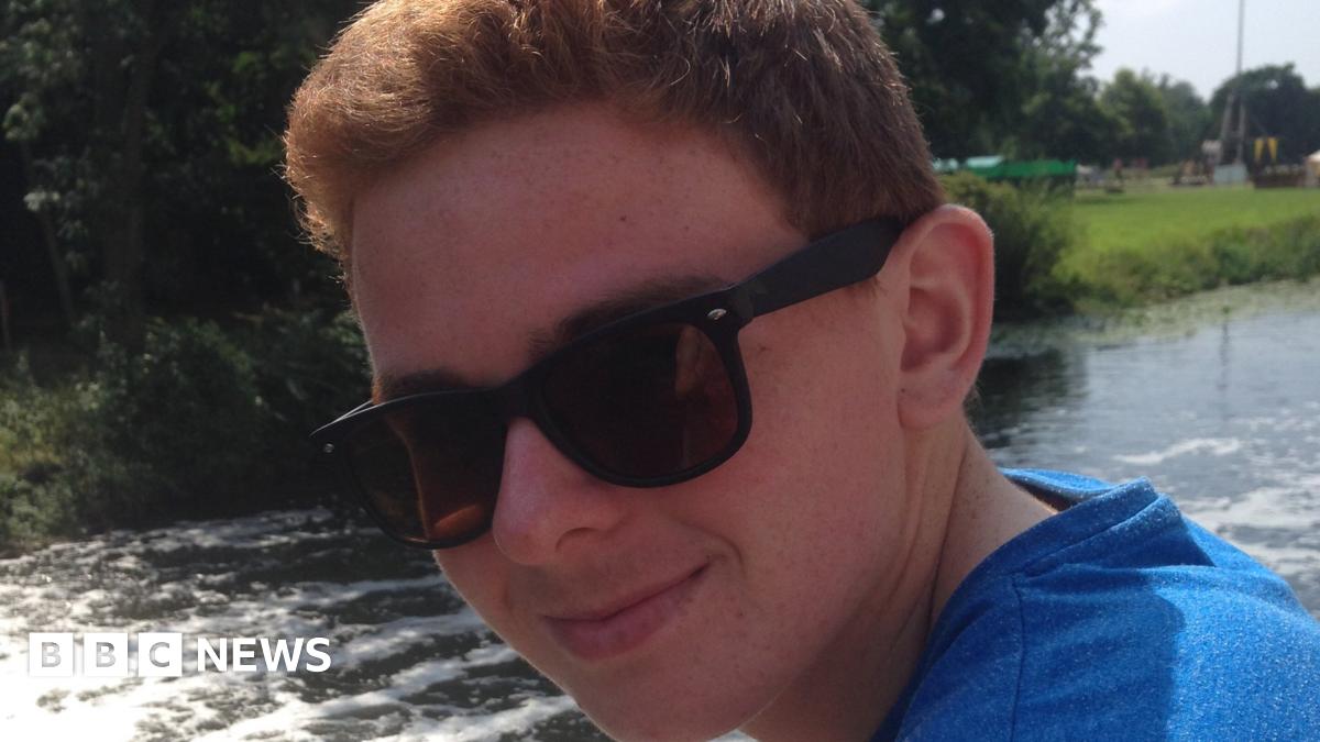 Killed teenage cyclist Jake Knott was on holiday with father - BBC News