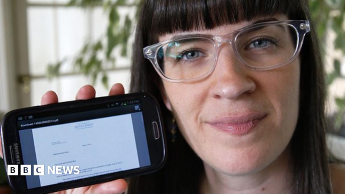 Push to ordain Mormon women leads to excommunication - BBC News