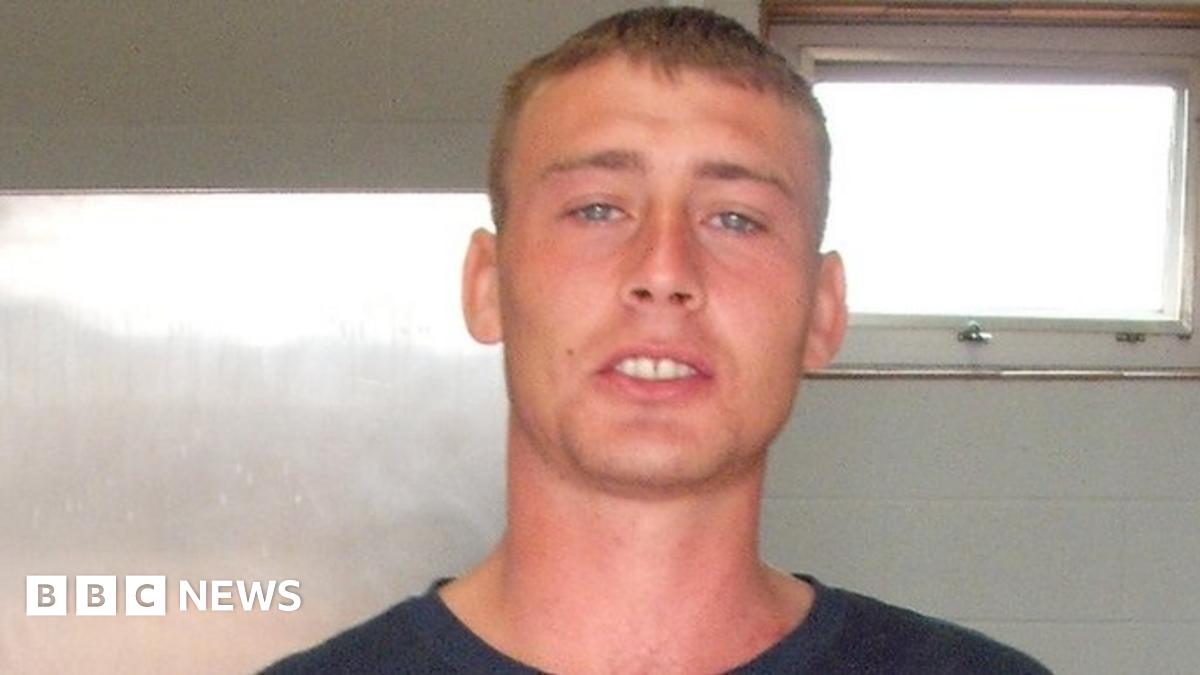 Robbie Morrison named as Edinburgh murder victim - BBC News