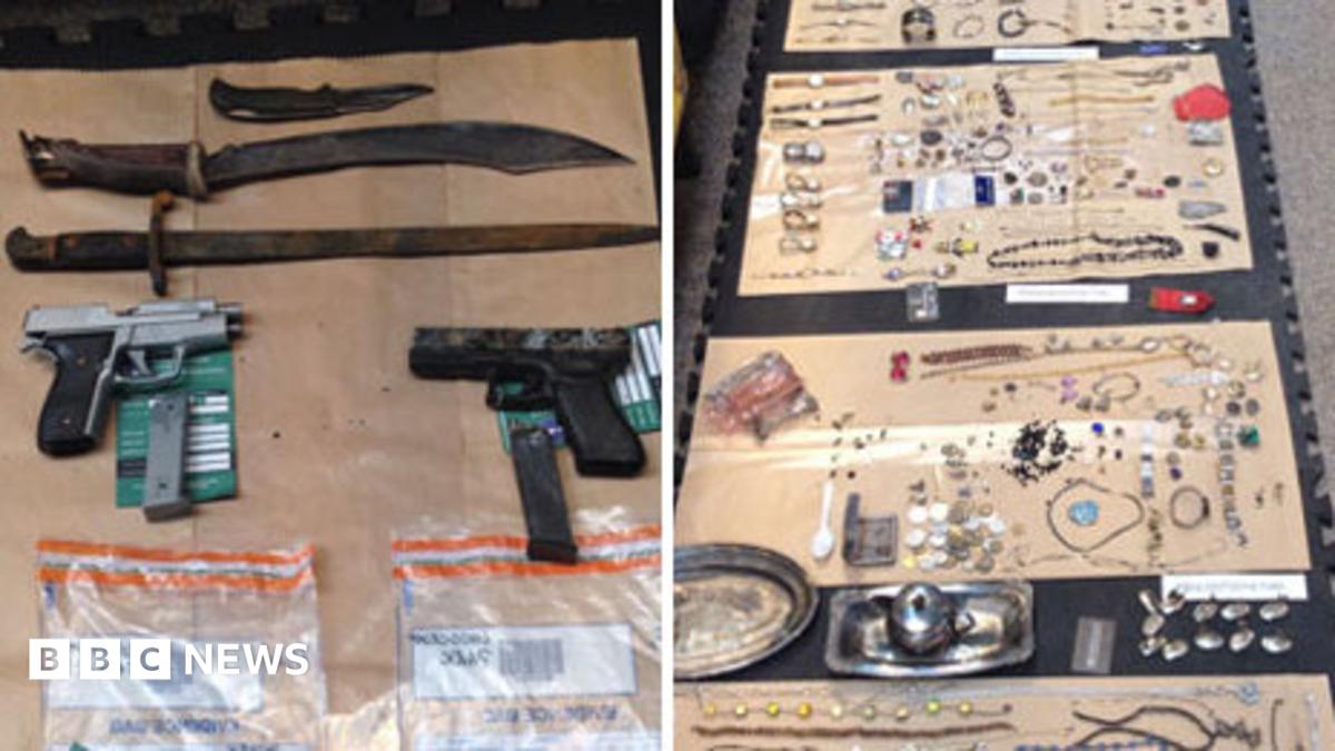 Weapons and jewellery haul found in Durrington pond - BBC News