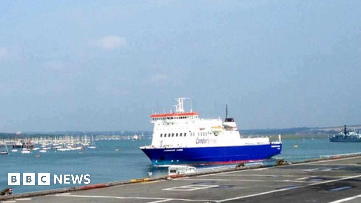 Damaged Commodore Clipper returns to service - BBC News