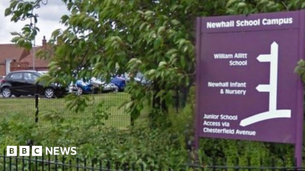 William Allitt School teacher Christopher Mallinson banned - BBC News