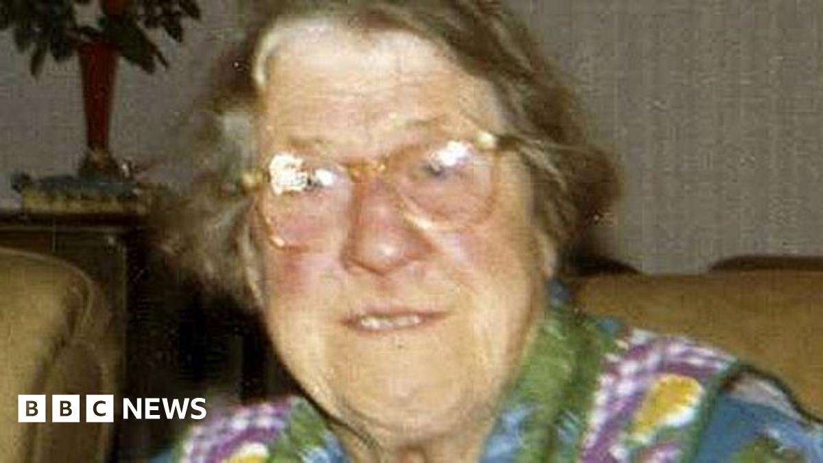 Edna Harvey murder: Police re-appeal after 30 years - BBC News