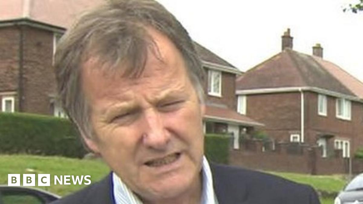 Senior councillor sacked over child protection claims. - BBC News
