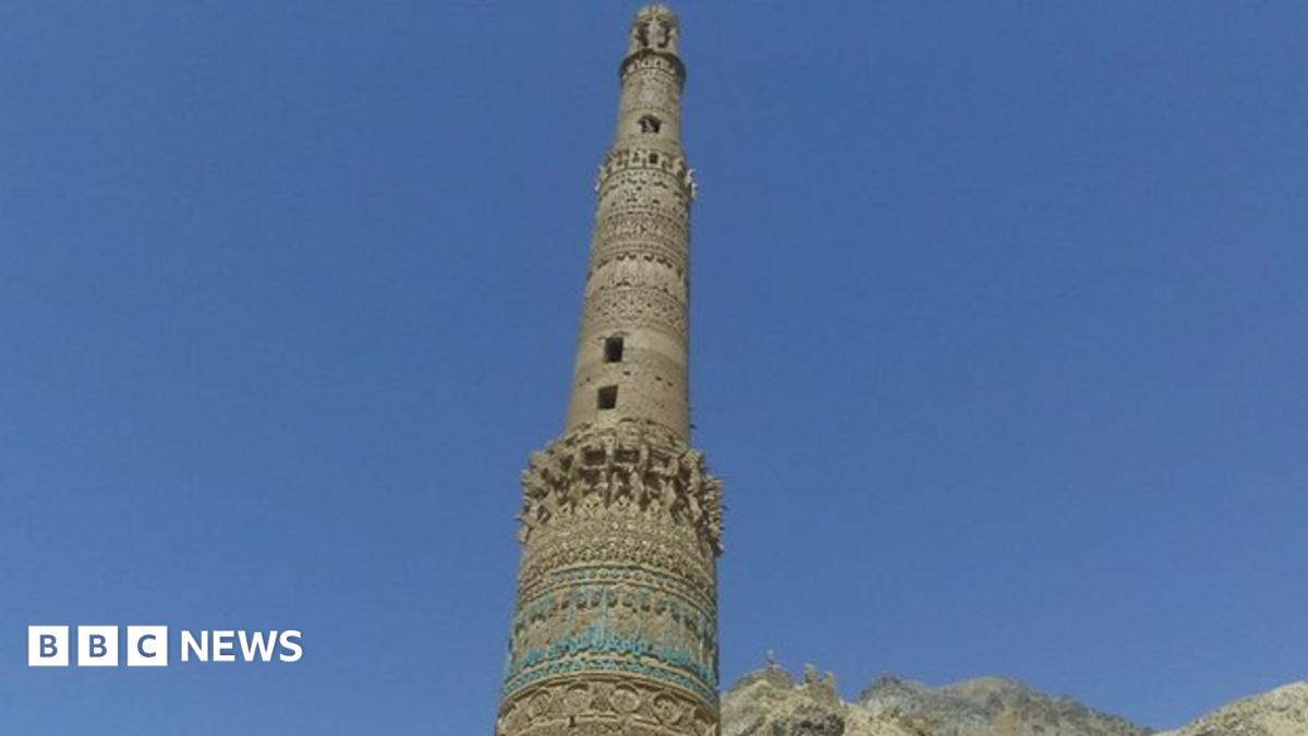 Afghan historic minaret of Jam 'in danger of collapse' - BBC News