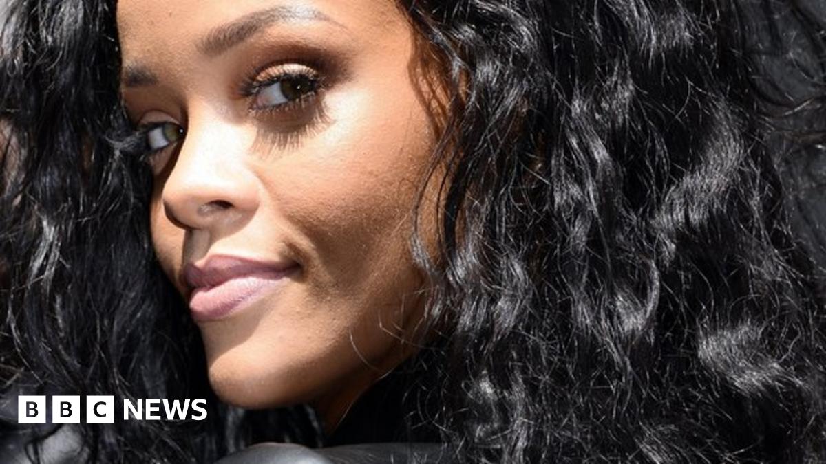 Celebrity hacks: How to protect yourself in the cloud - BBC News