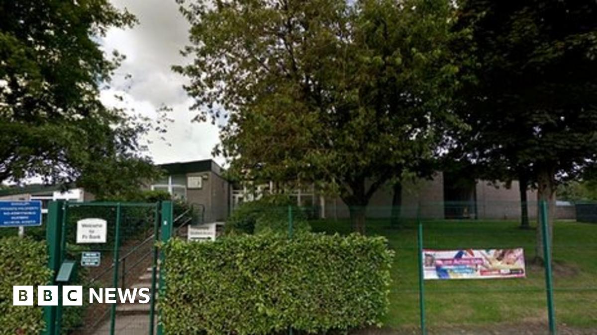 Fir Bank Primary: Electrician killed installing cooker - BBC News