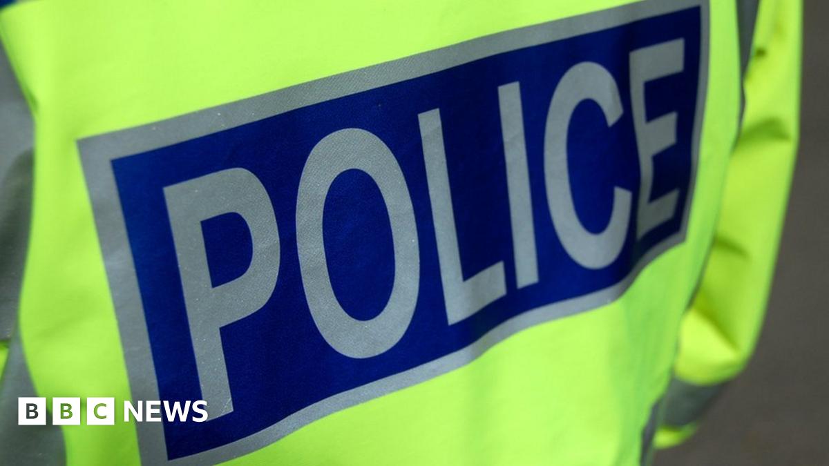 Drugs arrest at Stornoway ferry terminal - BBC News