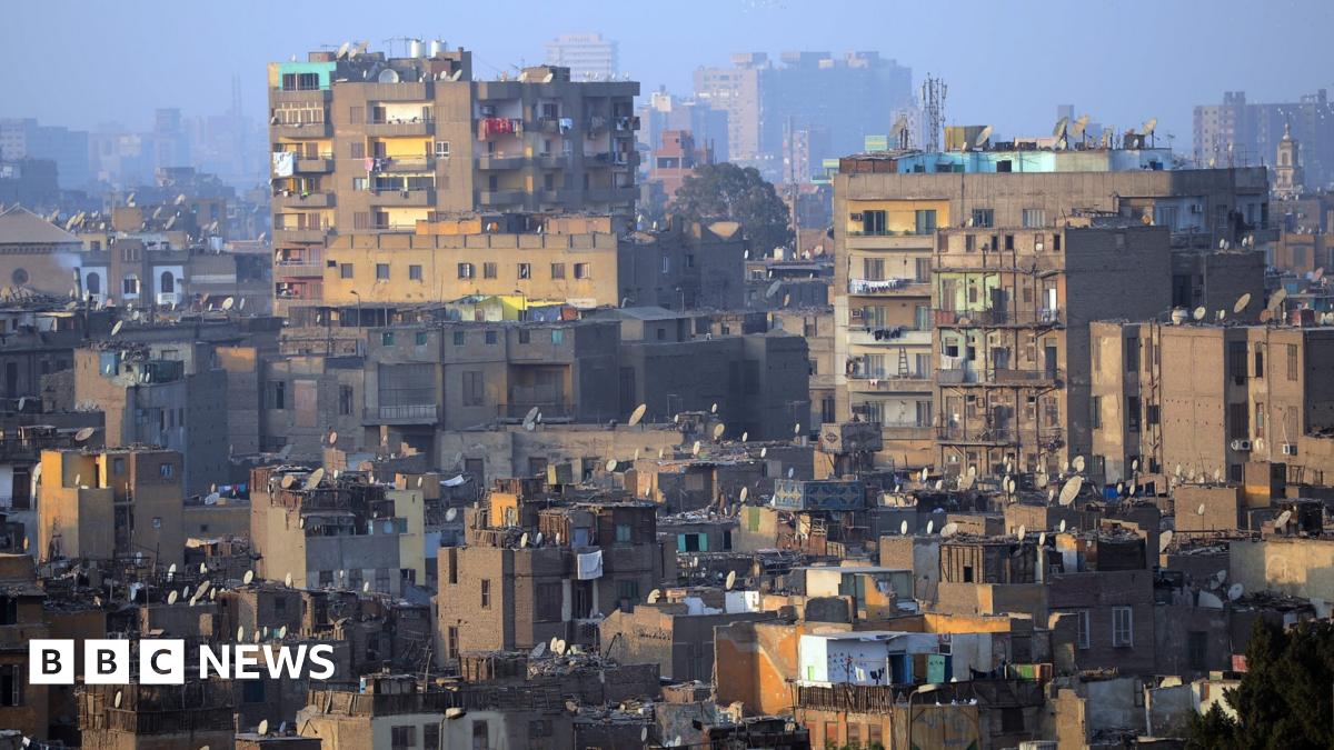 Egypt power cut disrupts Cairo rush hour - BBC News