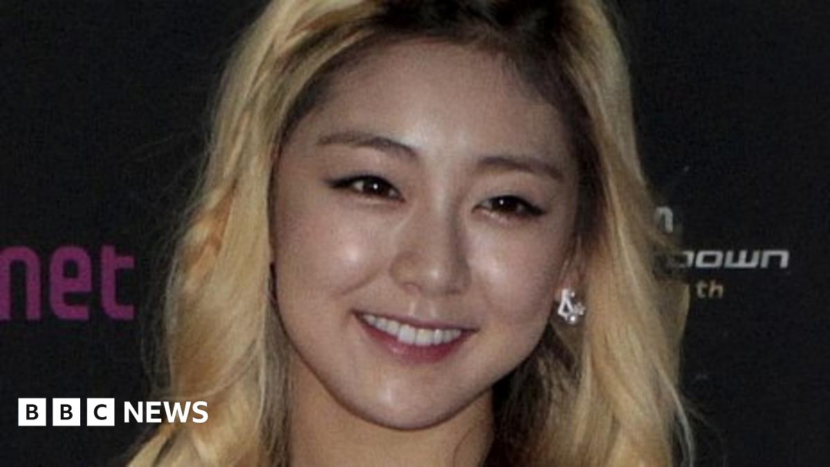 Ladies' Code singer Rise dies after crash - BBC News