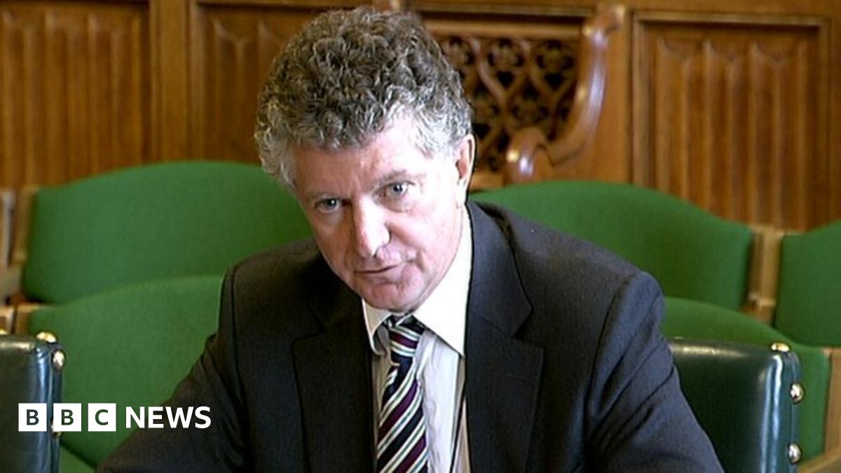 Jonathan Powell appears before On the Runs Westminster inquiry - BBC News
