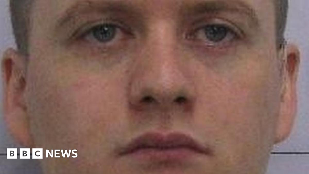 Burglar Greg Disbrey absconds from Ford Open Prison - BBC News