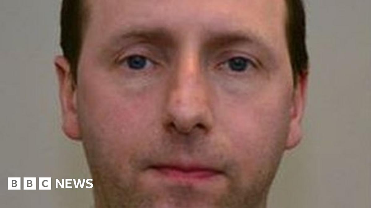 Kevin Barry Concannon jailed over weapons haul - BBC News