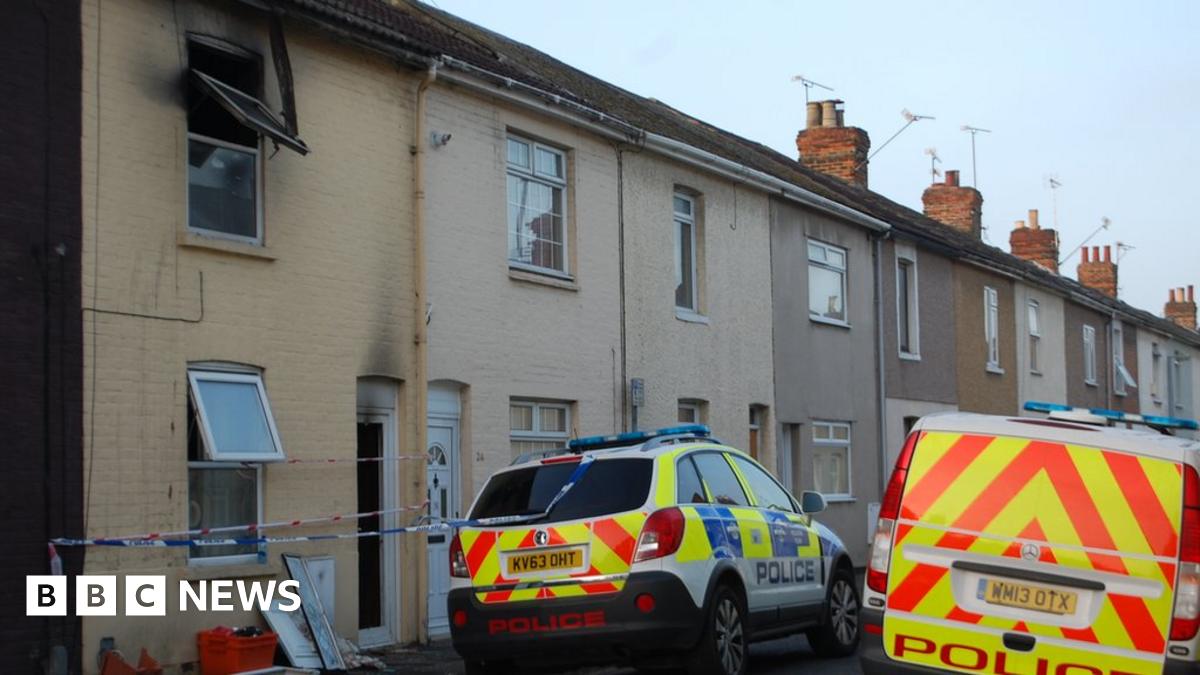 Swindon woman charged with murder of Michael Redpath - BBC News