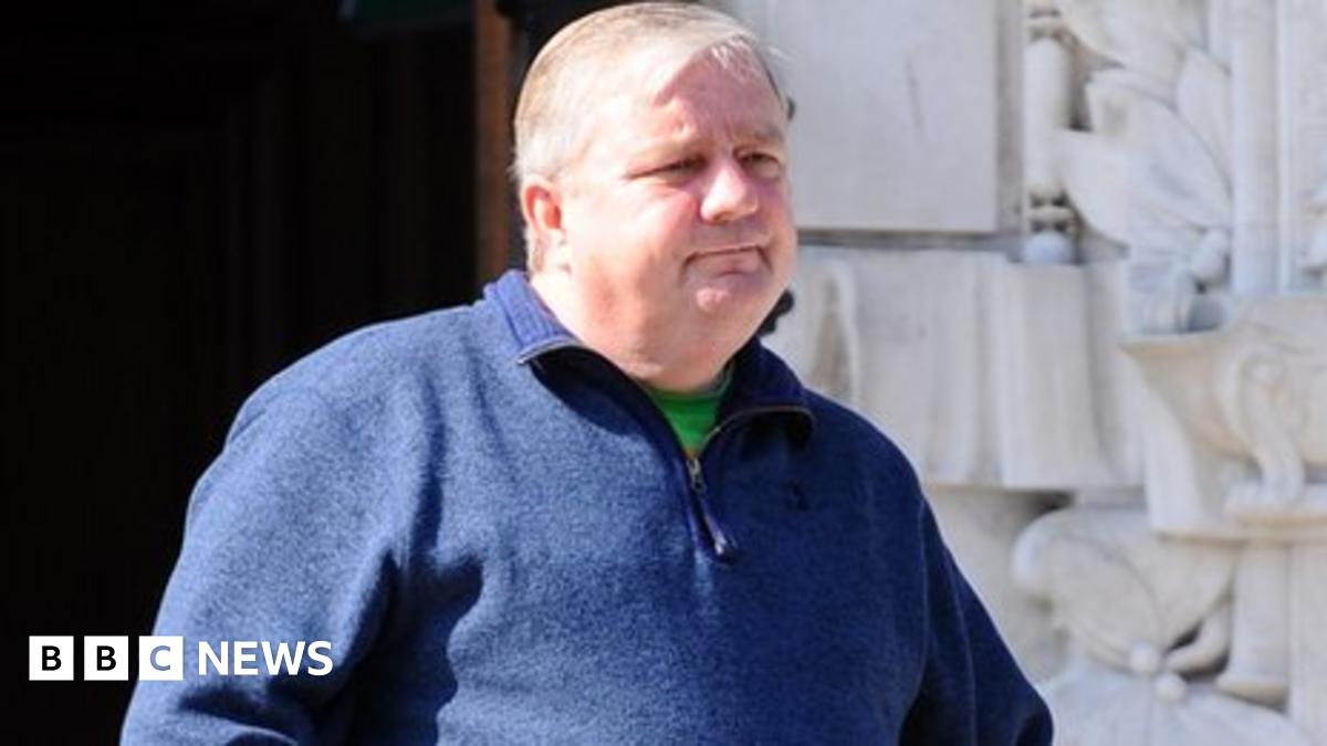 Andrew Chamberlain jailed over parking row assault - BBC News