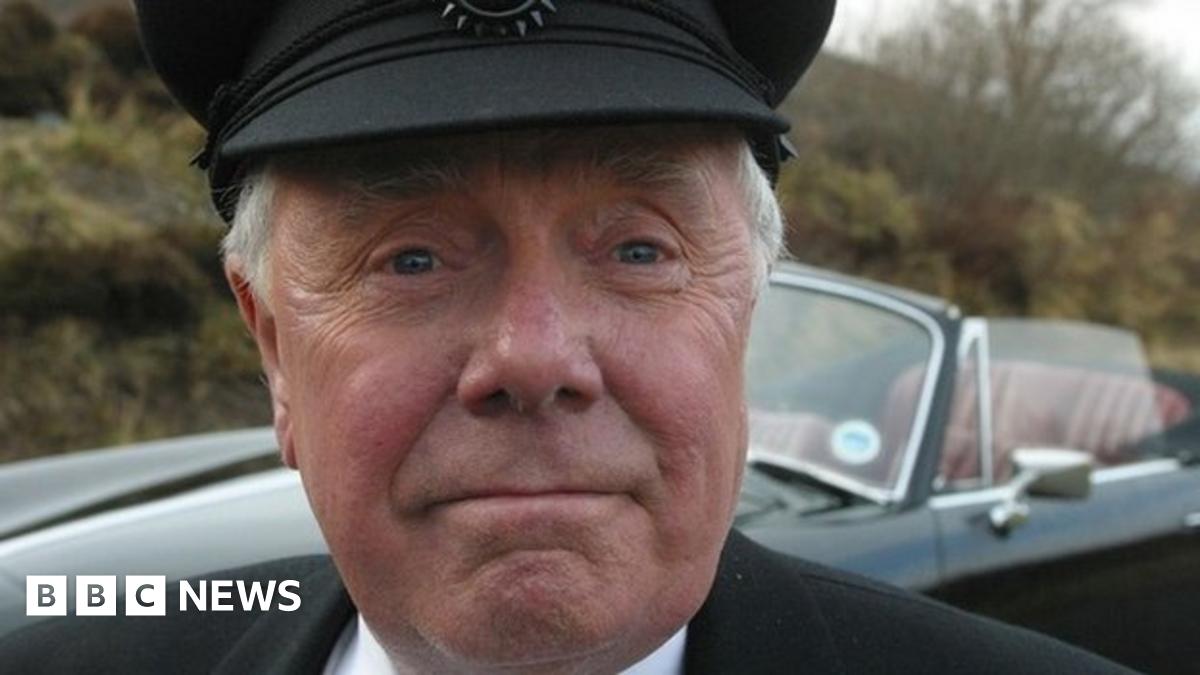 The Great Escape actor Angus Lennie dies aged 84 - BBC News