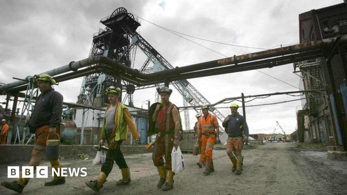 Hatfield Colliery, near Doncaster, closure announced - BBC News
