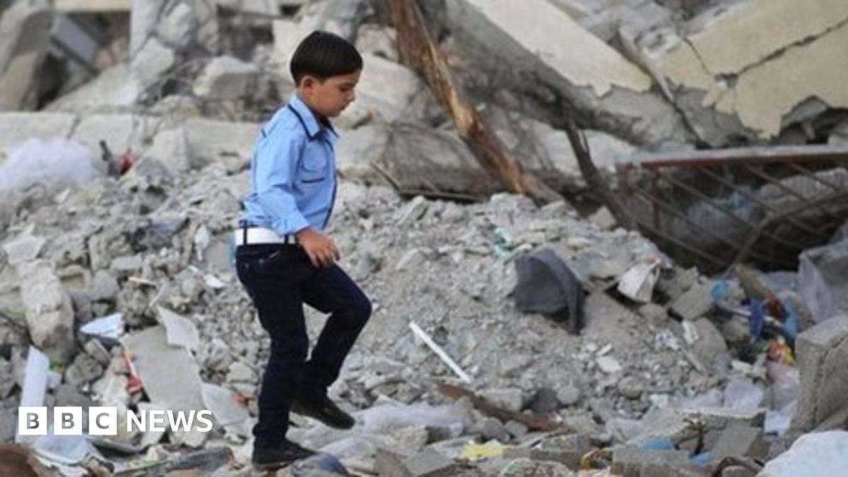 Hamas and Fatah agree unity government's return to Gaza - BBC News