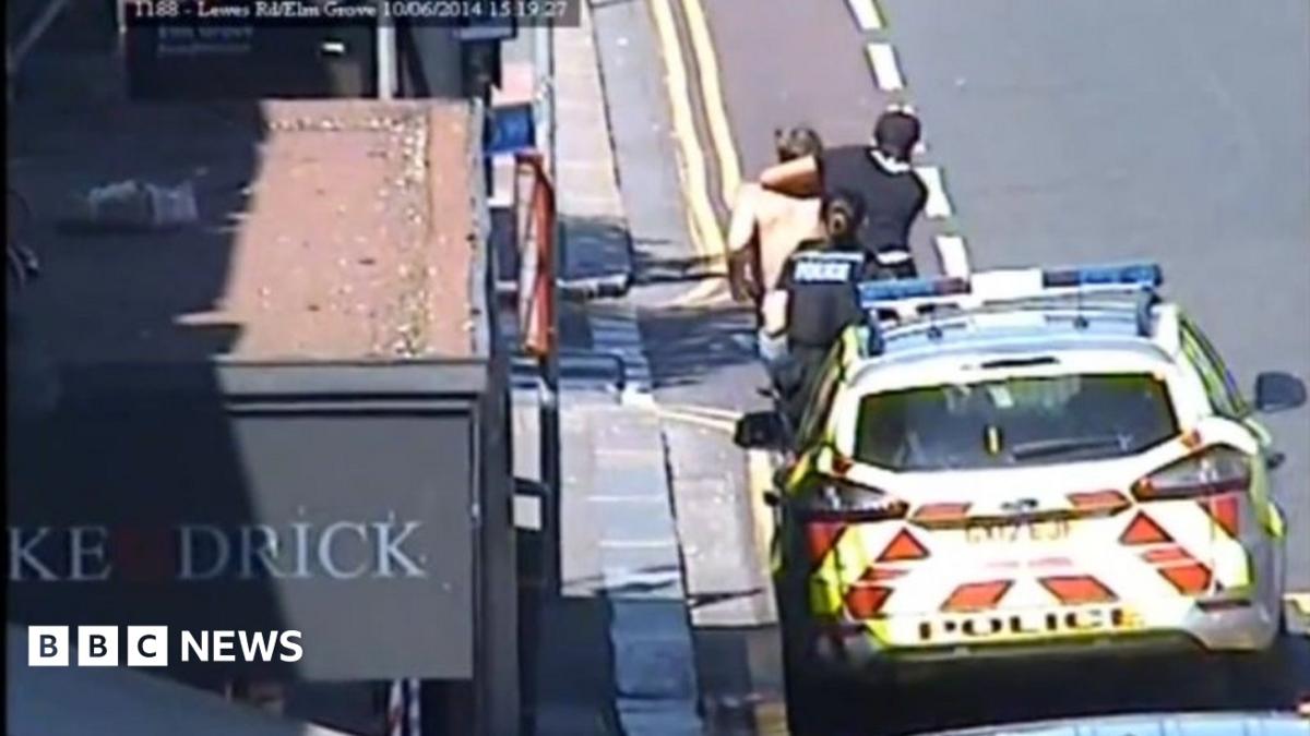 Brighton police attacker wrestled to ground by teenager - BBC News