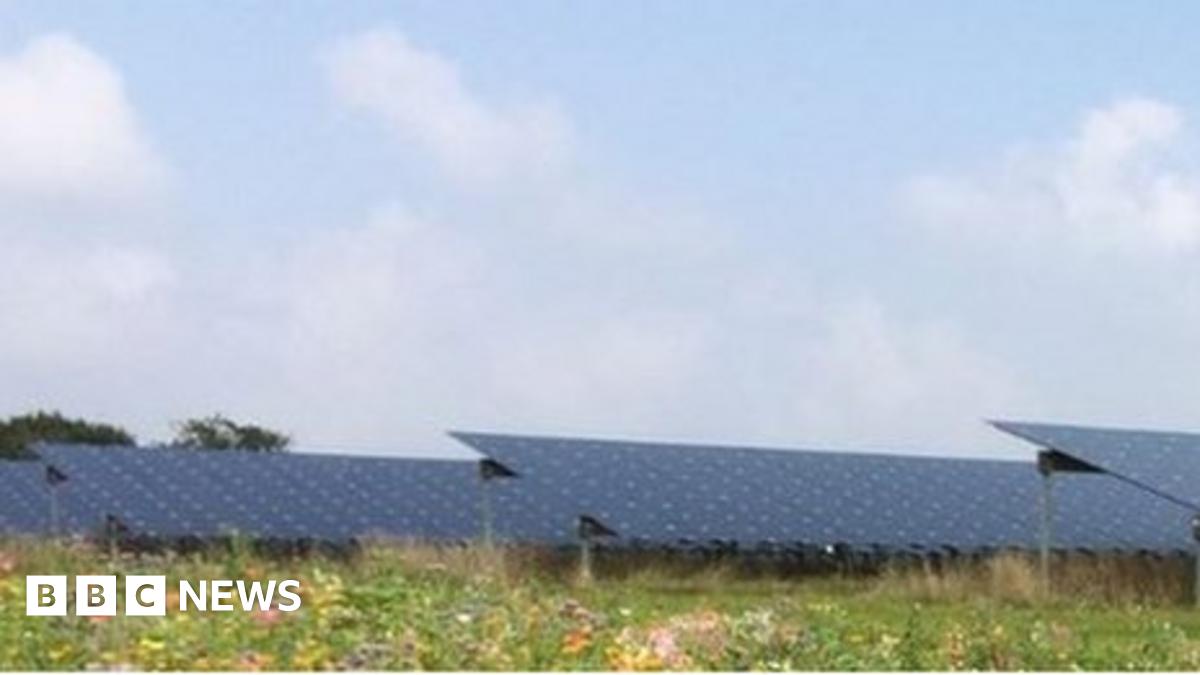Solar farm proposed for farm field, Bishops Itchington - BBC News