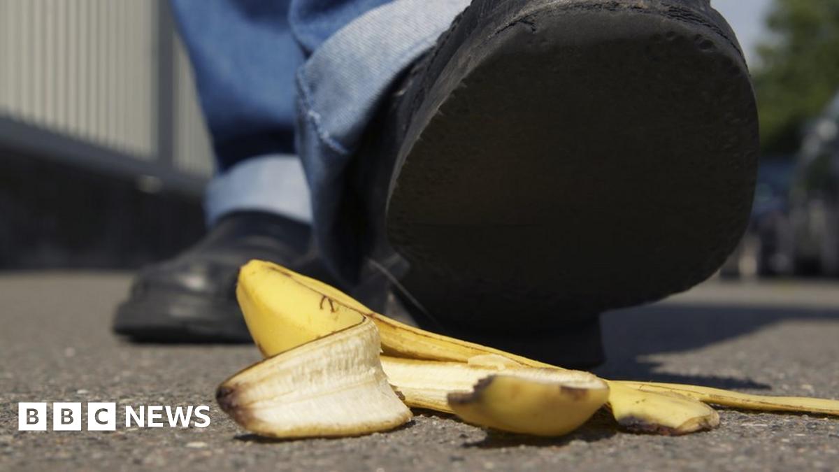 Slippery banana study wins Ig Nobel - BBC News