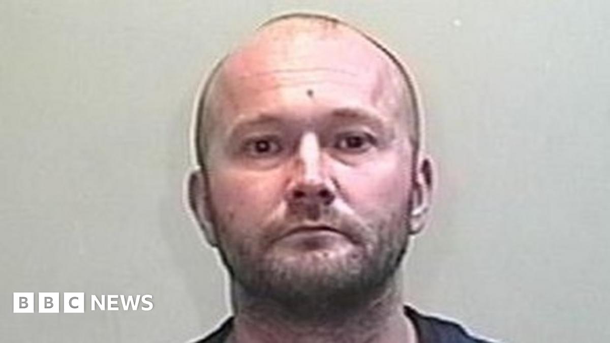 Austin Brayford jailed for life for Bradford double murder - BBC News