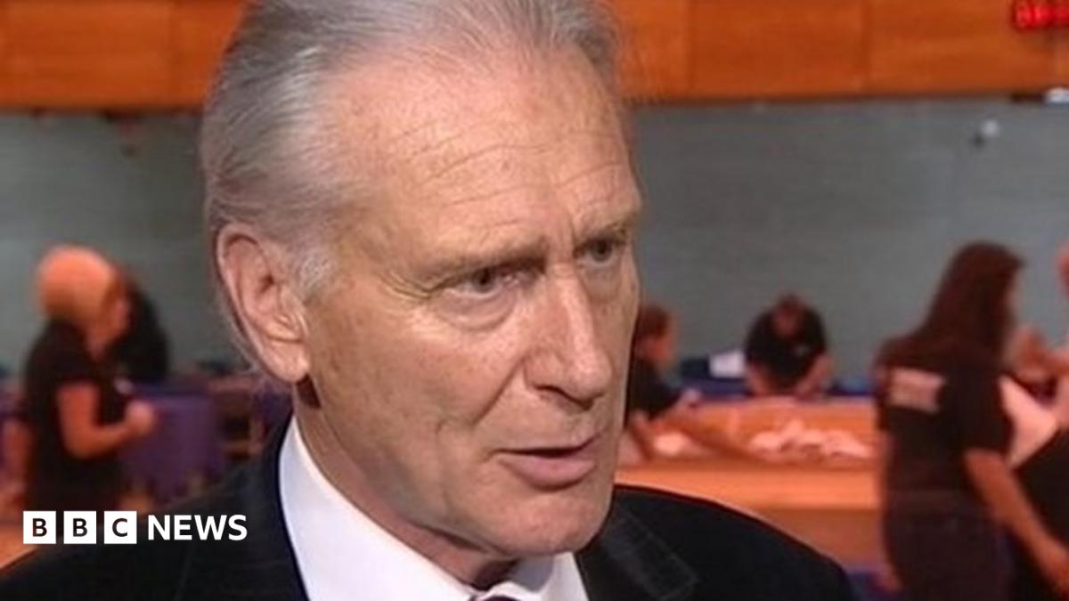Torbay Mayor accused of 'putting promenades before people' - BBC News
