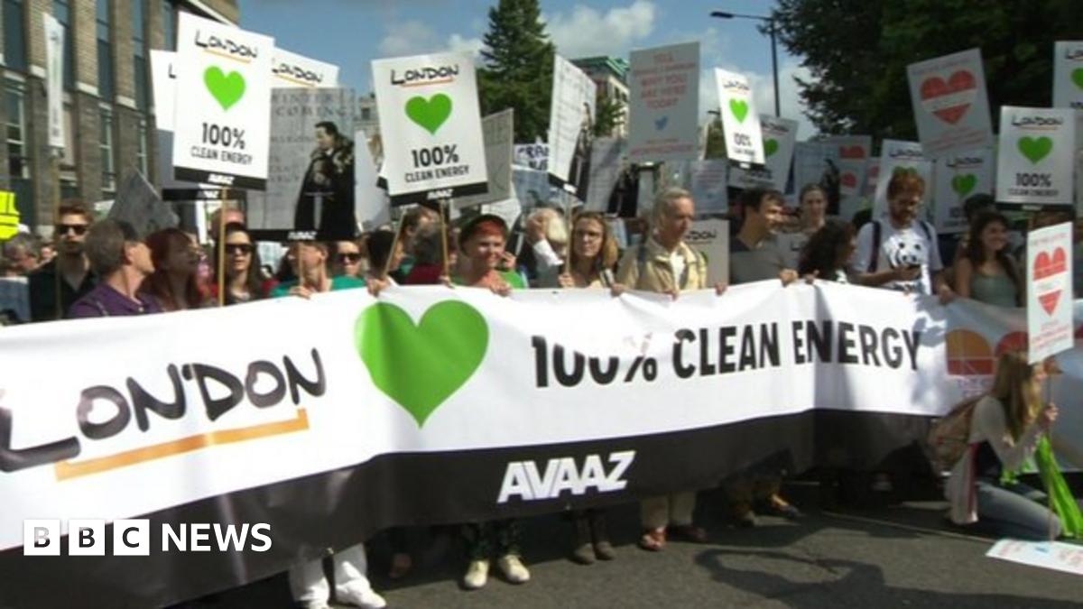 Climate change: Thousands march across the UK - BBC News