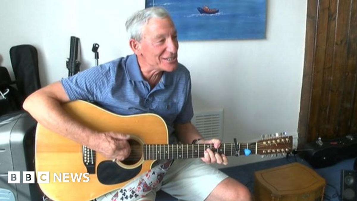 Kent songwriter's search for record lasts four decades - BBC News