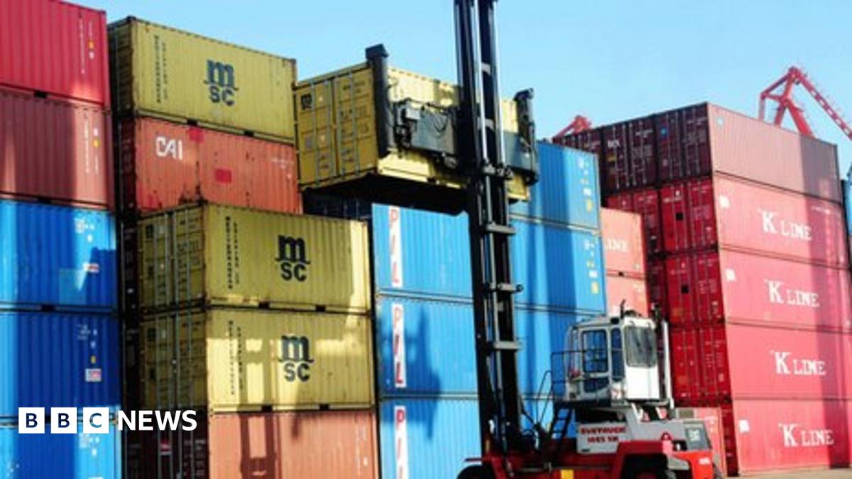 China uncovers $10bn fake trades - BBC News