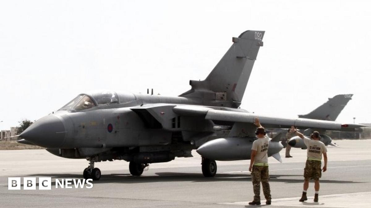 RAF jets sent on Iraqi combat mission against IS - BBC News