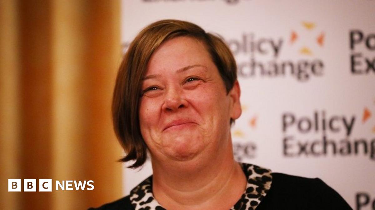 Benefit cards not a bad idea, says White Dee - BBC News