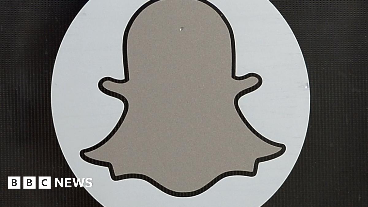 Snapchat hit by weightloss spam scam - BBC News