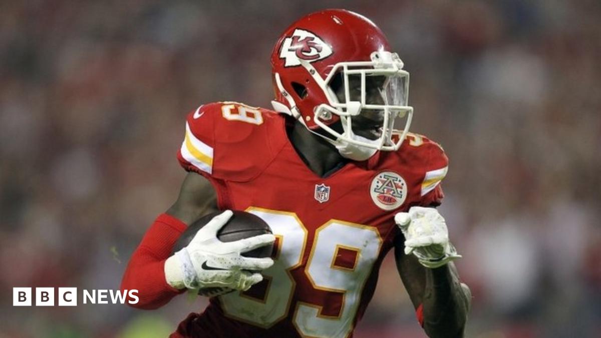 NFL player Husain Abdullah 'gets penalty for praying' - BBC News