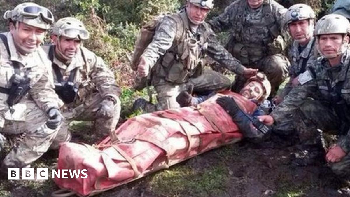 Spanish potholer rescued after 12 days trapped in Peru cave - BBC News