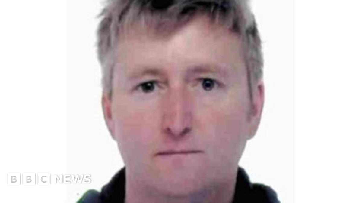 Tobacco-smuggling airline worker Dennis Connolly jailed - BBC News