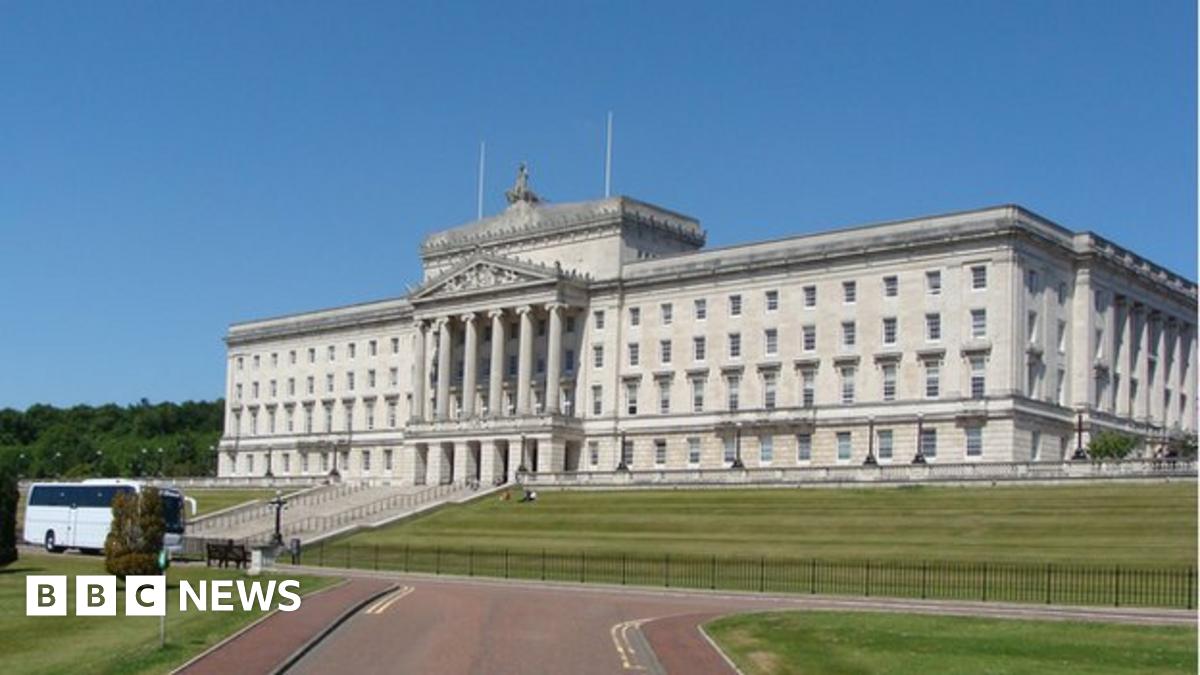 What differences would direct rule bring to Northern Ireland? - BBC News