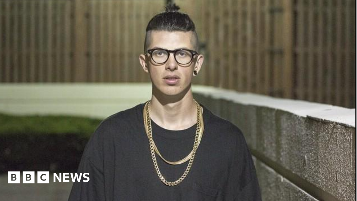 Sam Pepper investigated by LA police in July - BBC News