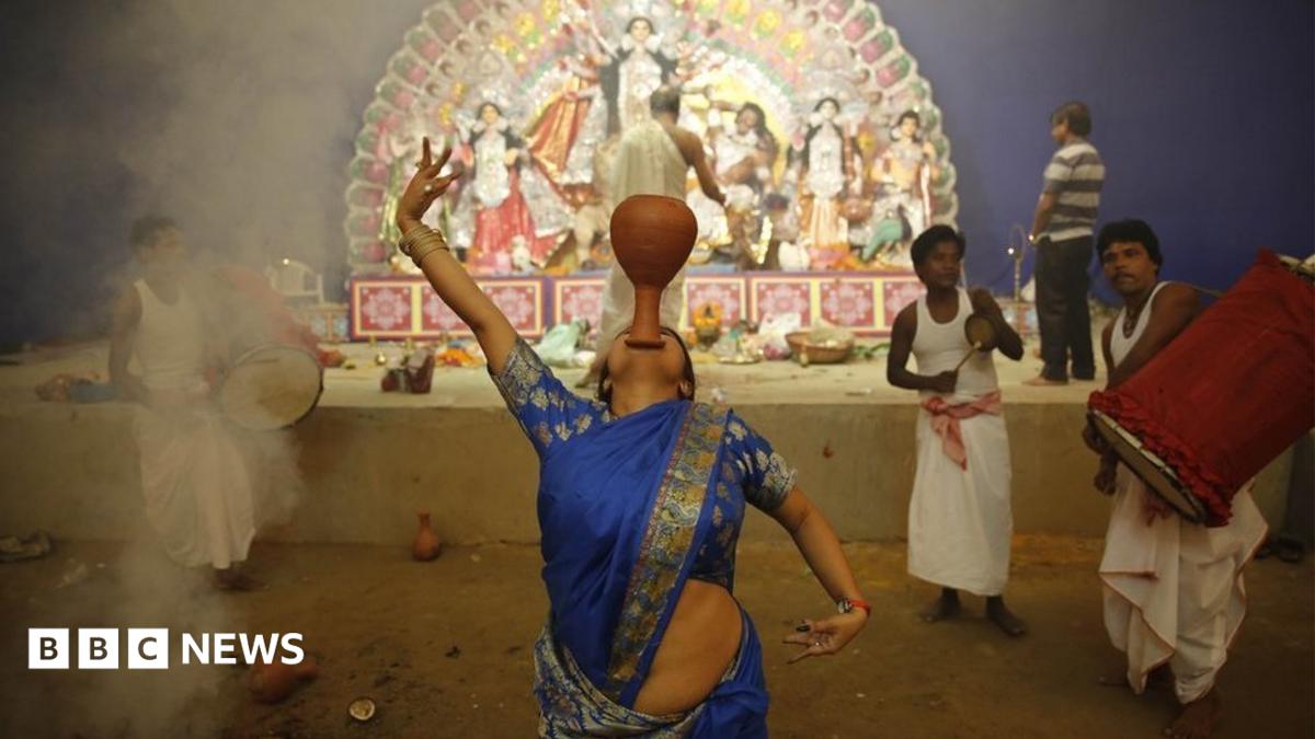 Day in pictures: 2 October - BBC News