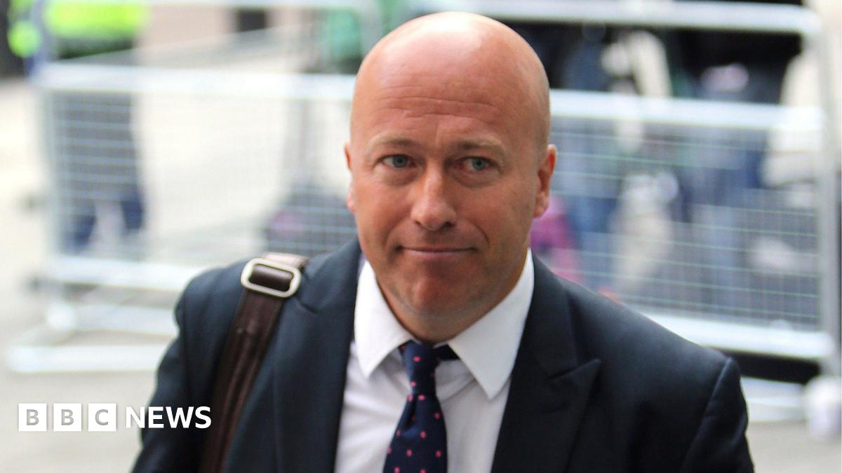 Ex-NoW news editor Ian Edmondson admits phone hacking charges - BBC News